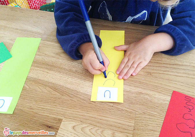 Apprendre l'alphabet en s'amusant (3 idées d'activités) - Le pays des ...