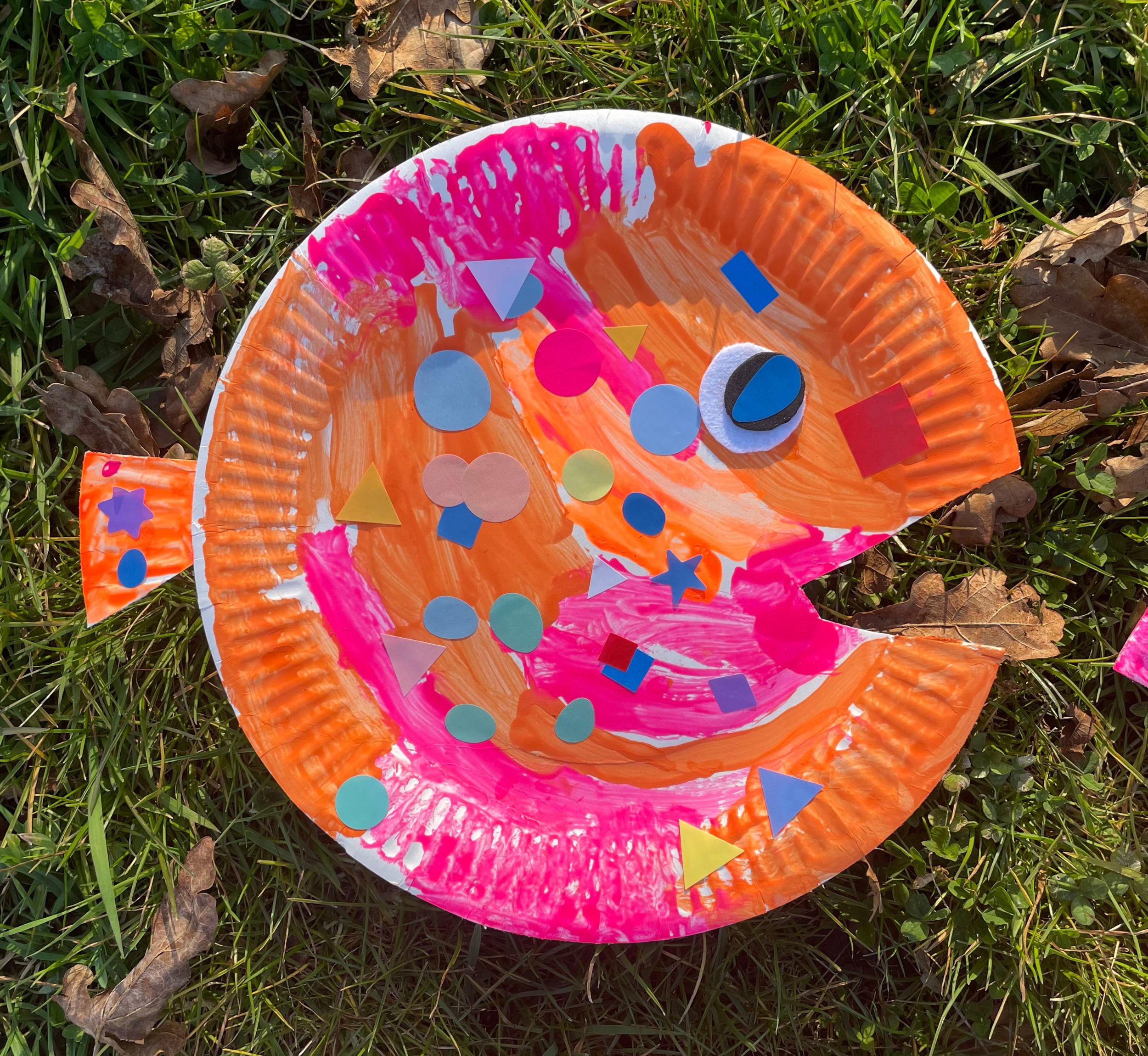 Poisson en assiette en carton : une activité facile pour les enfants