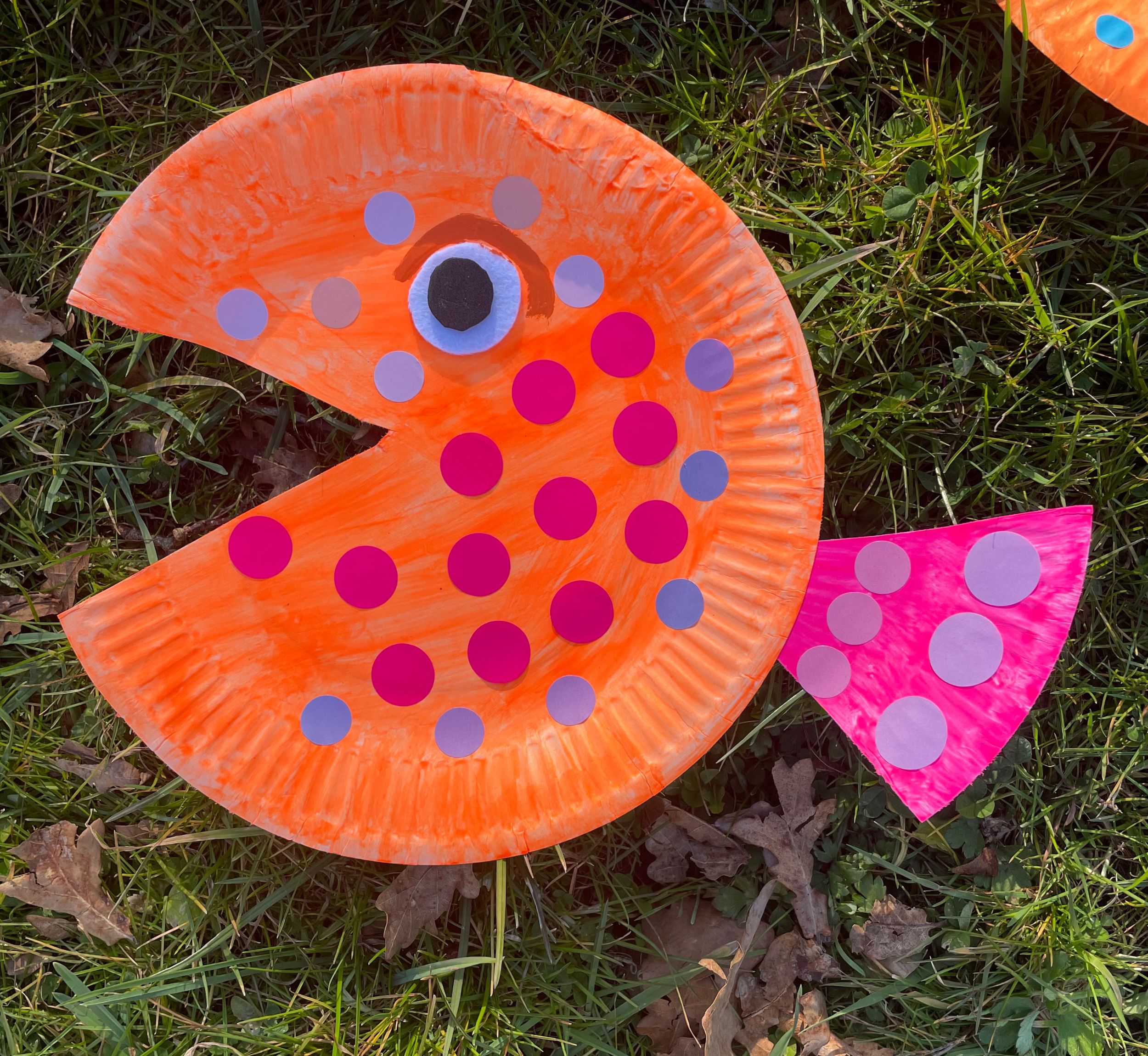 Poisson en assiette en carton : une activité facile pour les enfants