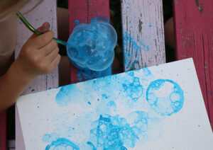 Peinture aux bulles : une activité créative pour les enfants